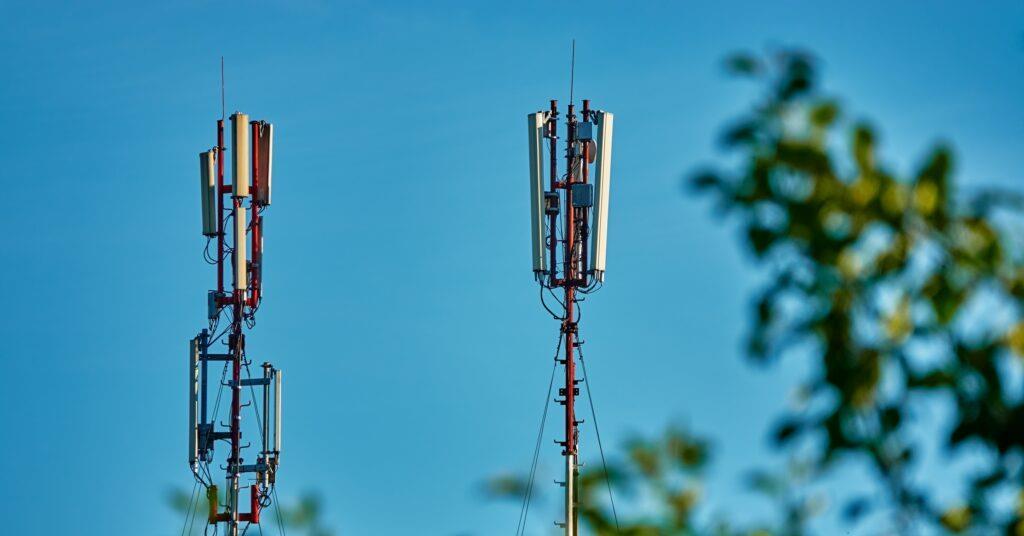 VM O2, VodafoneThree firm up €401m spectrum deal to redress the ...