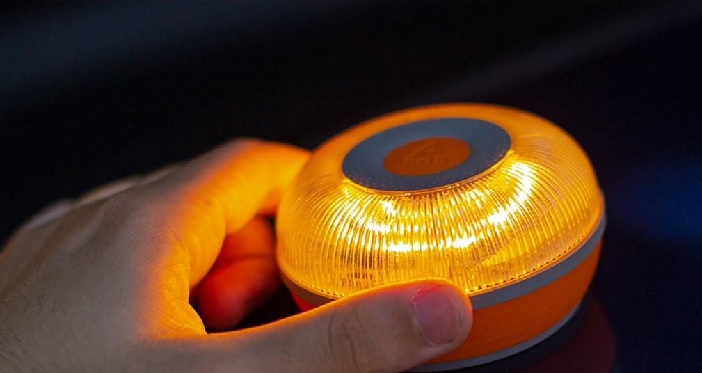 Telefónica Tech connects first NB-IoT beacons for road safety | Premium ...