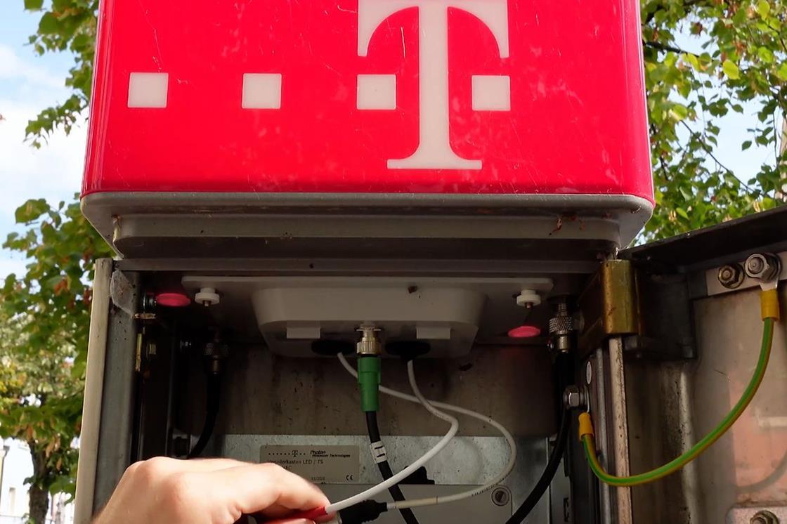 Telekom swaps phone boxes for 5G small cells | Premium | TelcoTitans.com
