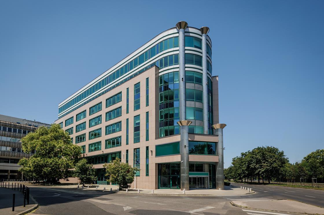 Hungary’s 4iG makes $100m bet on space-based data centres | Venturing ...